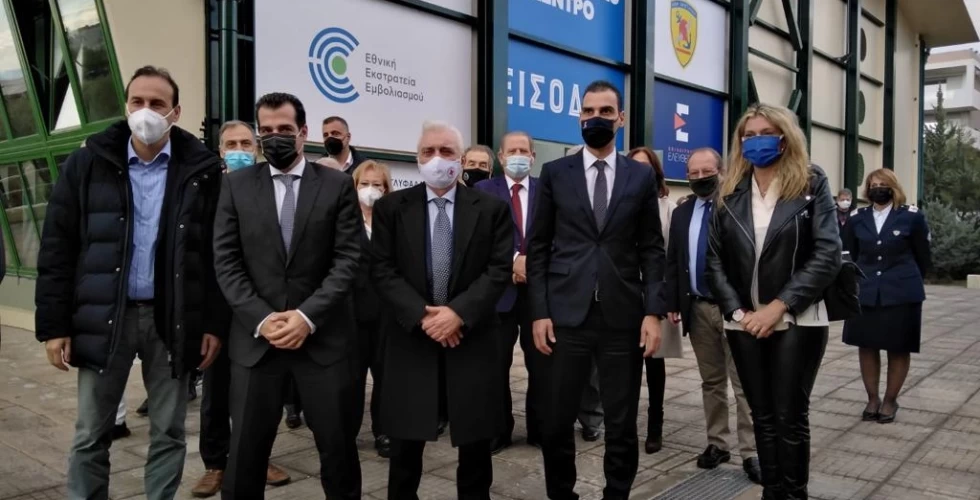 Εγκαίνια νέου mega Εμβολιαστικού Κέντρου στη Γλυφάδα - Δελτία Τύπου ...